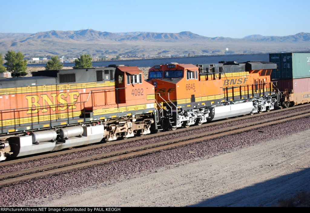 BNSF 6645 heads westbound pulling a Z-Train with BNSF 4092 ahead of her.